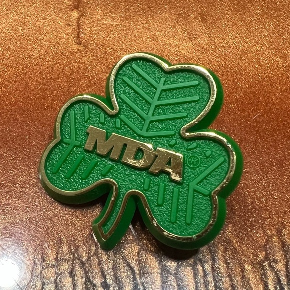 Vintage | Jewelry | Vintage Mda Muscular Dystrophy Association Shamrock ...
